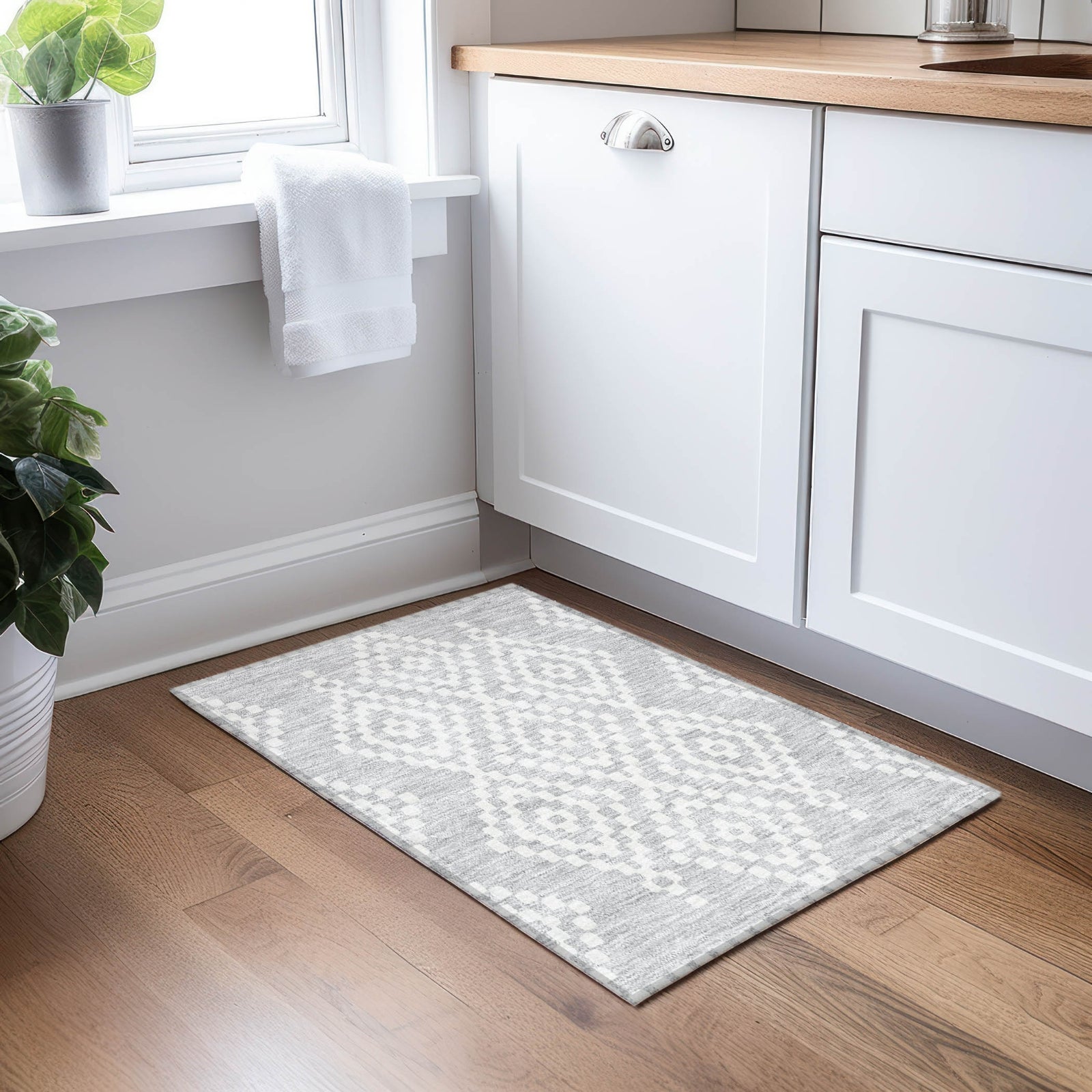 Piper Looms Chantille Diamonds ACN891 Silver Machine Washable Area Rug ...