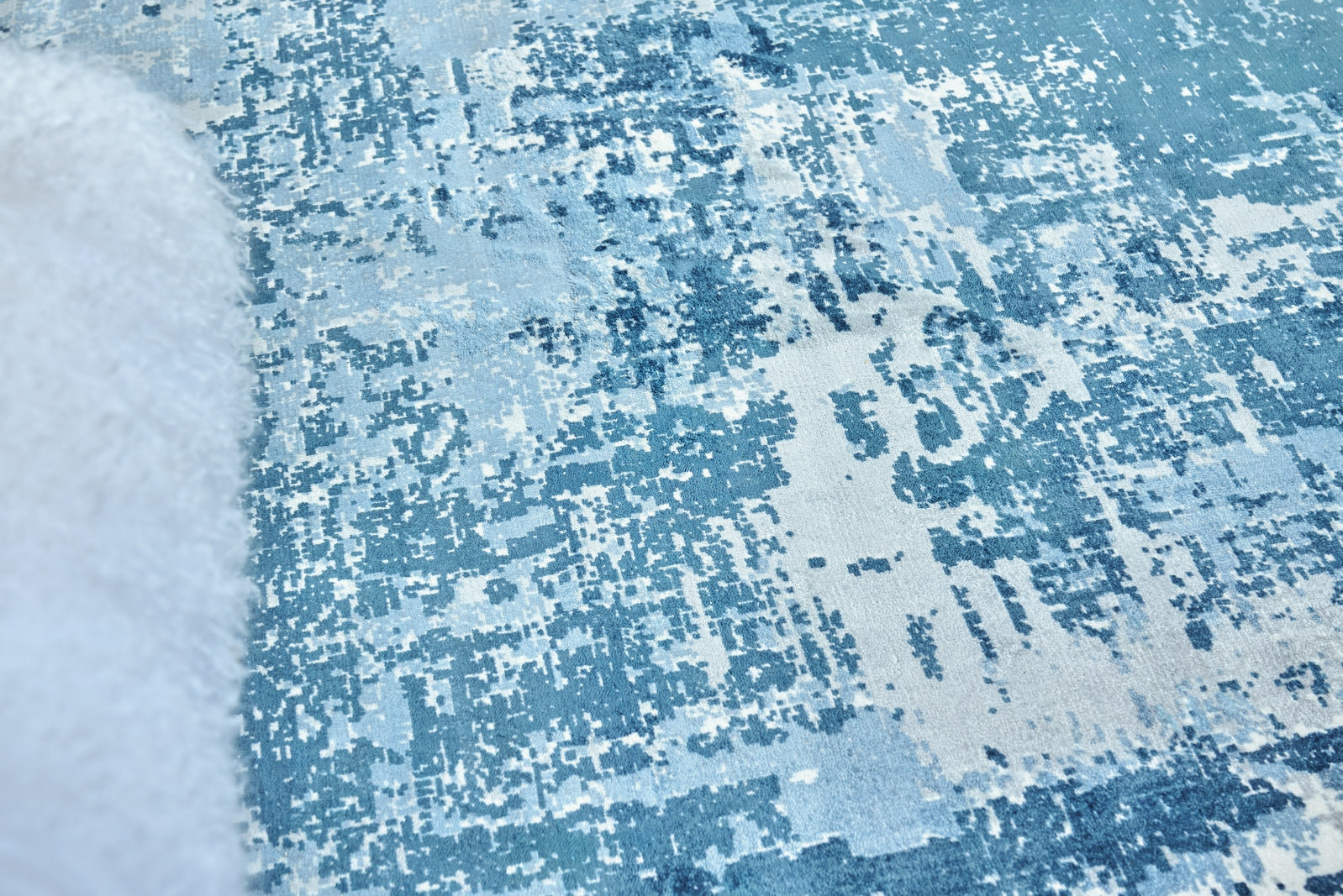Exquisite Rugs Koda 3379 Blue/Ivory Area Rug – Incredible Rugs and Decor