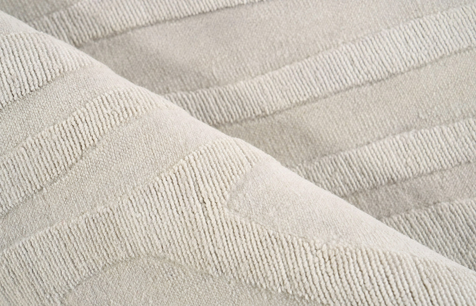 Exquisite Rugs Tempo 6189 Light Silver Area Rug – Incredible Rugs and Decor