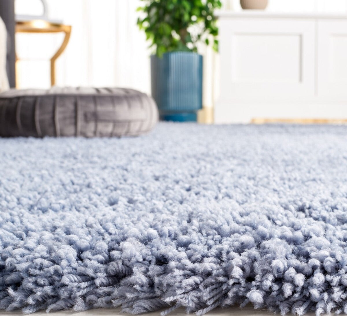 Safavieh Shag Classic Ultra Light Blue Area Rug – Incredible Rugs and Decor