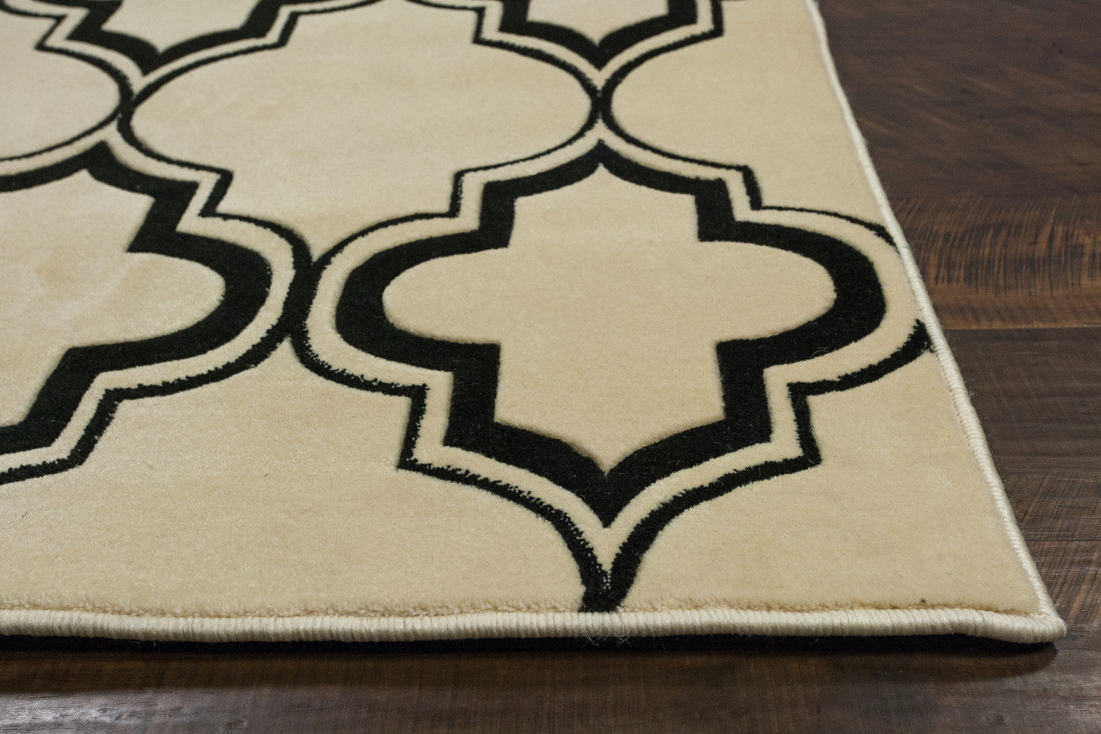 arabesque pattern rug