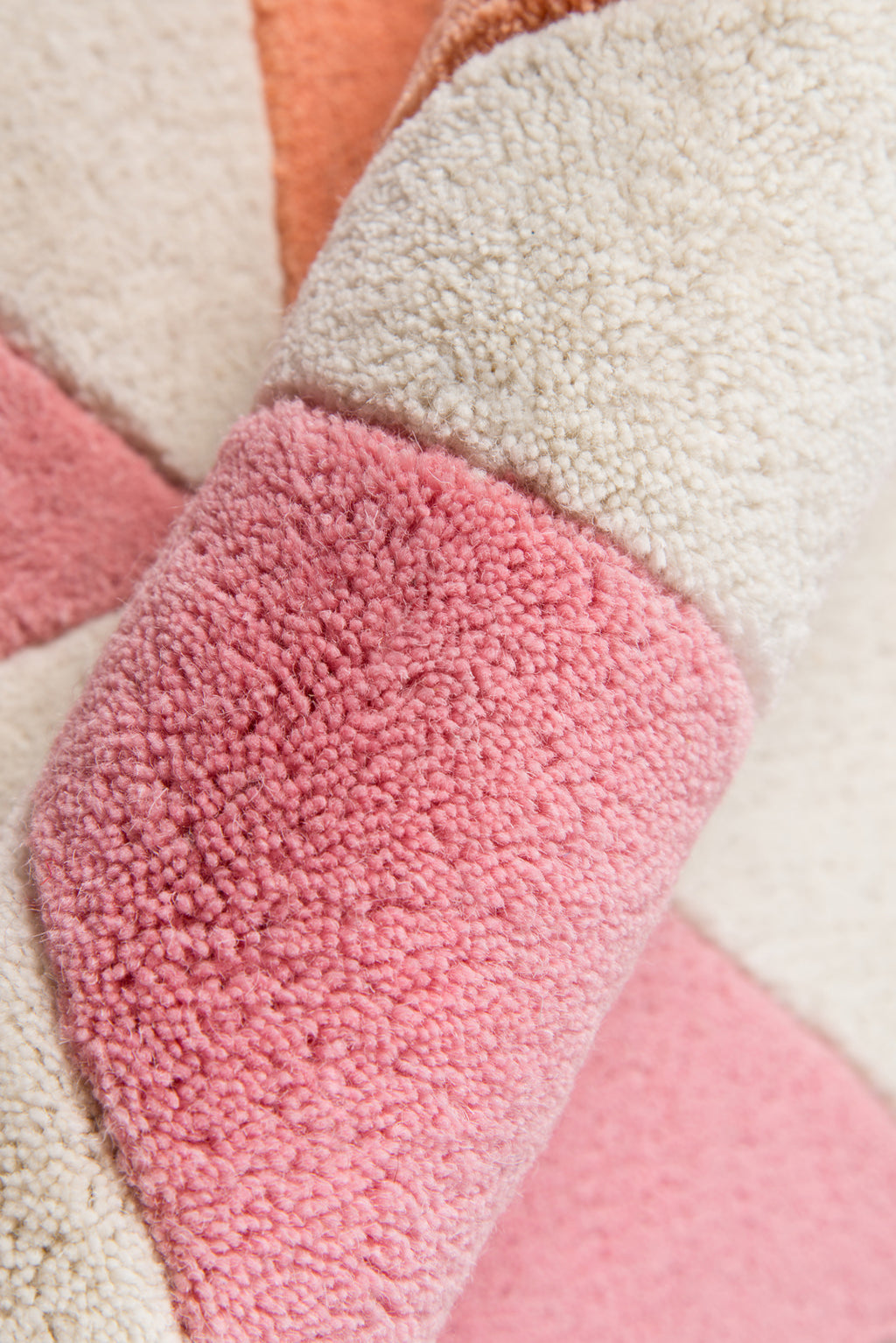Momeni Delmar DEL-6 Pink Area Rug by Novogratz – Incredible Rugs and Decor