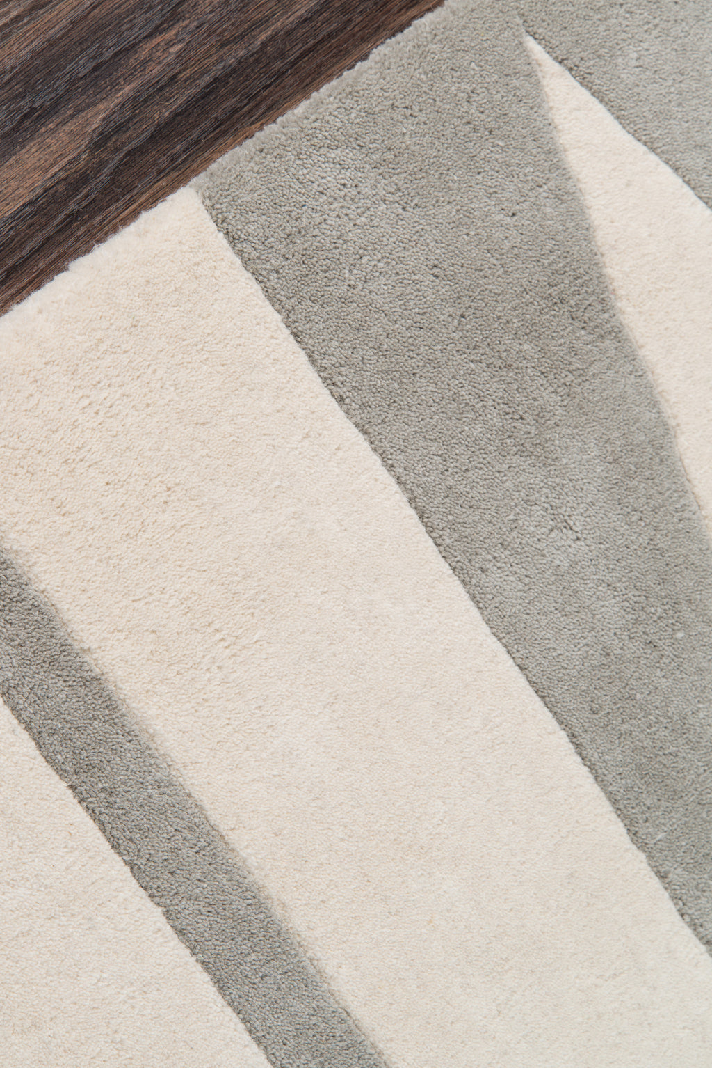 Momeni Tag TAG-1 Grey Area Rug by Novogratz – Incredible Rugs and Decor