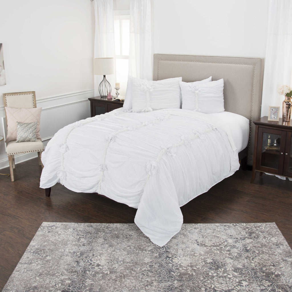 Rizzy BQ4332 Aiyana White Bedding – Incredible Rugs and Decor