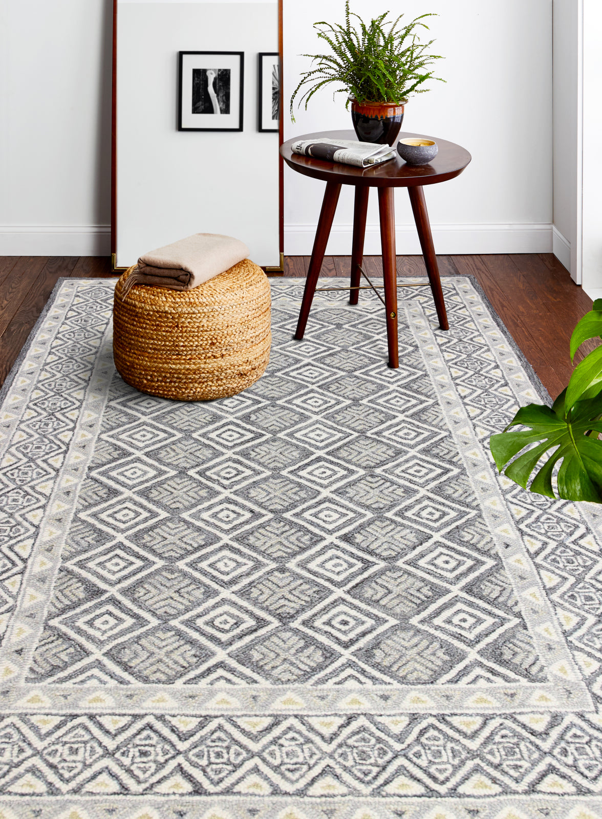 Bashian Valencia R131-AL124 Grey Area Rug – Incredible Rugs and Decor