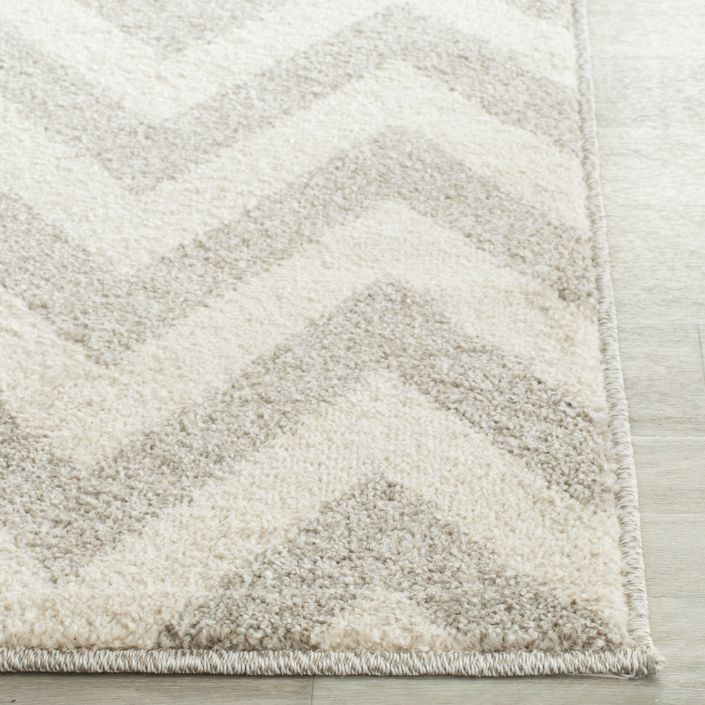 Safavieh Amherst AMT419B Light Grey/Beige Area Rug – Incredible Rugs ...