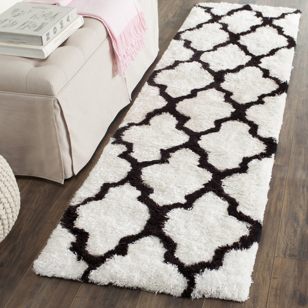 Safavieh Sg-Bsg-Barcelona Shag Barcelona 319 Ivory/Black Area Rug ...