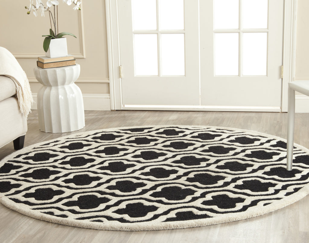 Safavieh Cambridge 132 Black/Ivory Area Rug – Incredible Rugs and Decor