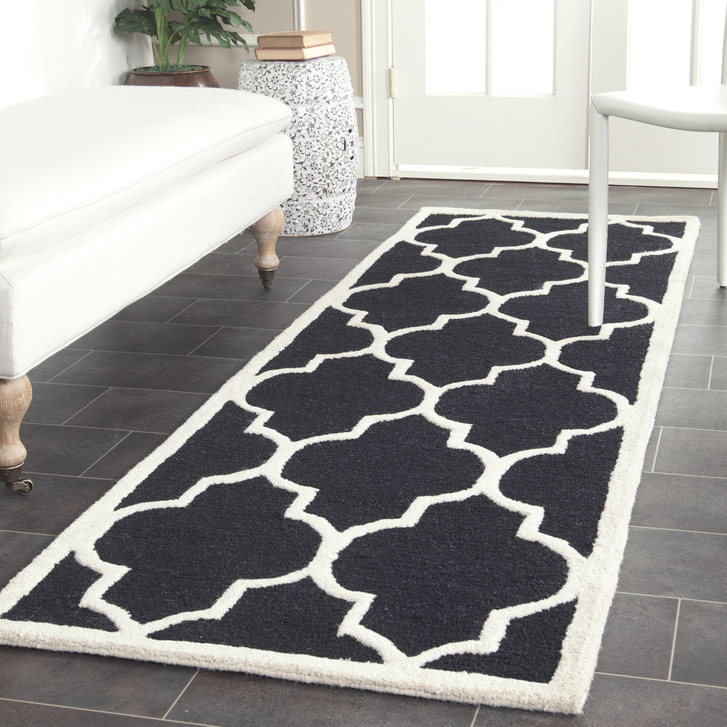 Safavieh Cambridge 134 Black/Ivory Area Rug – Incredible Rugs and Decor