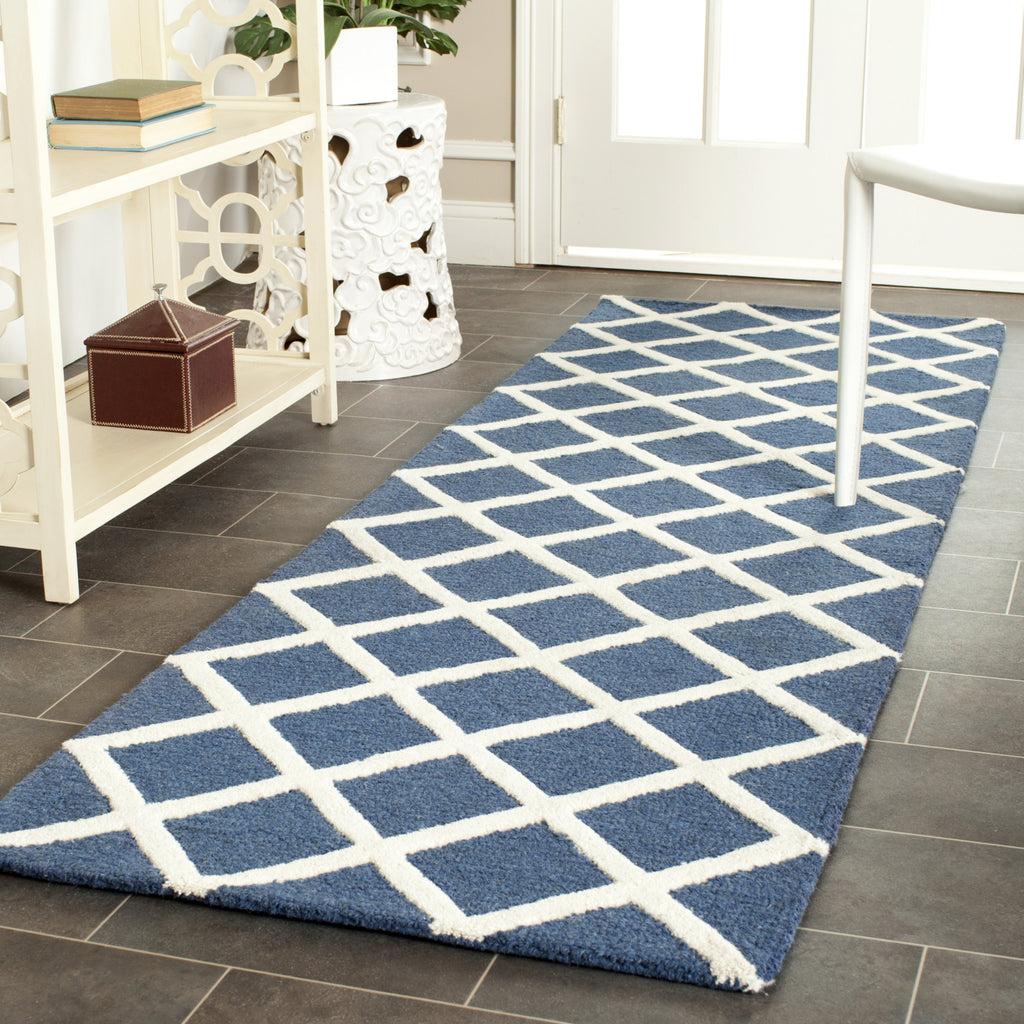 Safavieh Cambridge 135 Navy/Ivory Area Rug – Incredible Rugs and Decor