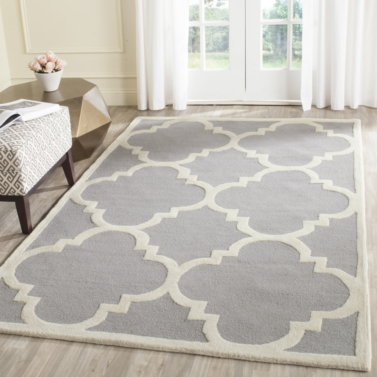 Safavieh Cambridge 140 Silver/Ivory Area Rug – Incredible Rugs and Decor