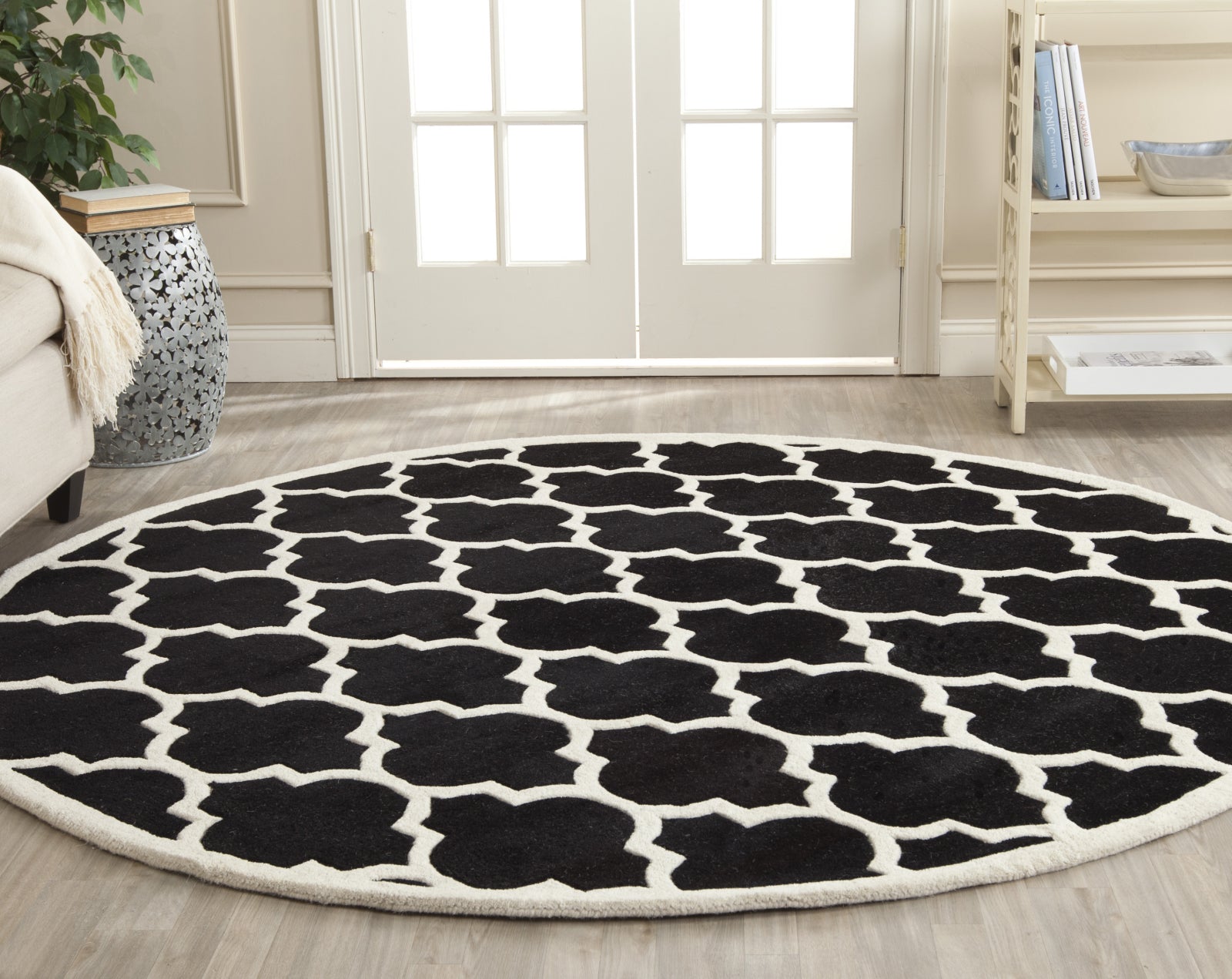 Safavieh Chatham 734 Black/Ivory Area Rug – Incredible Rugs and Decor