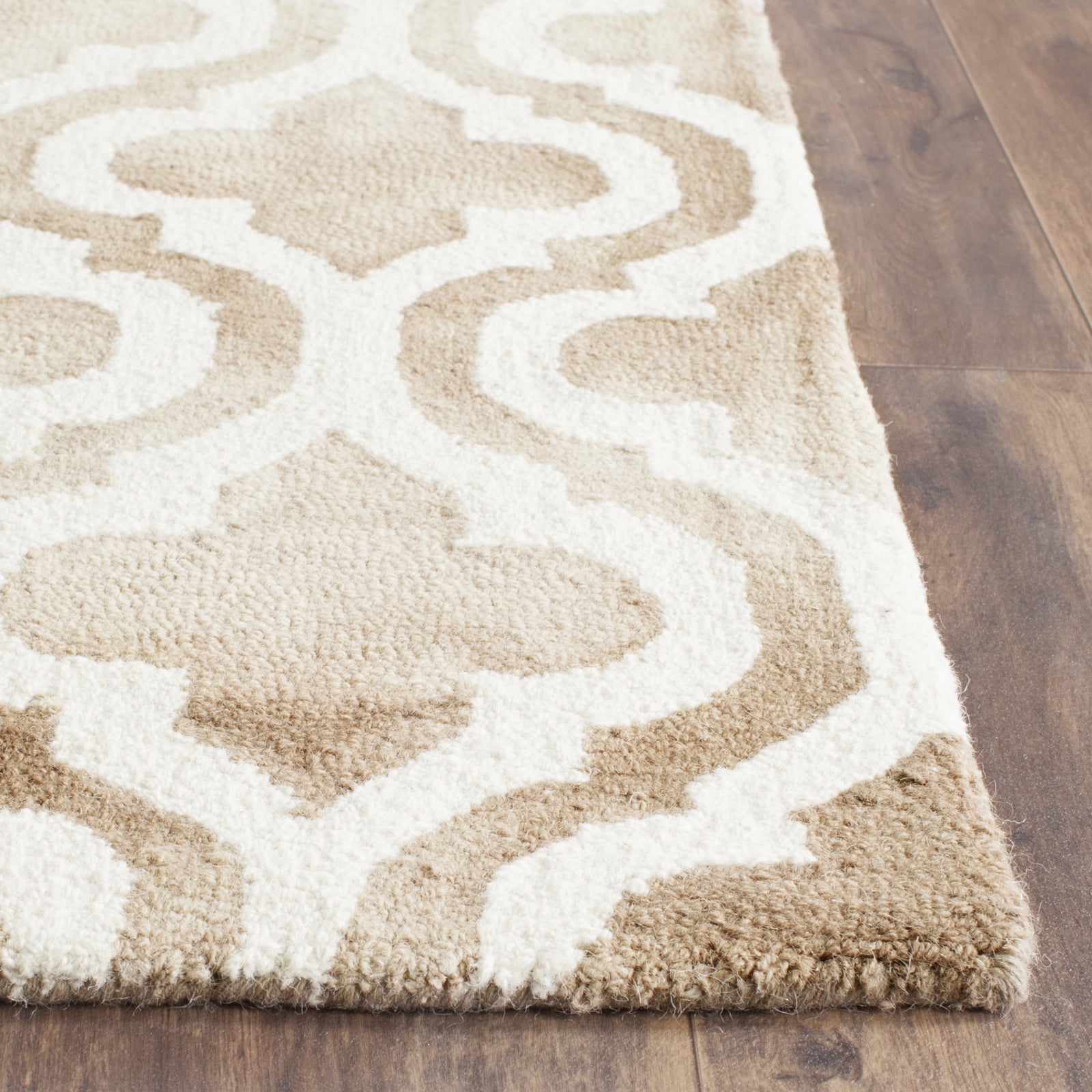 Safavieh Dip Dye 537 Beige/Ivory Area Rug – Incredible Rugs and Decor