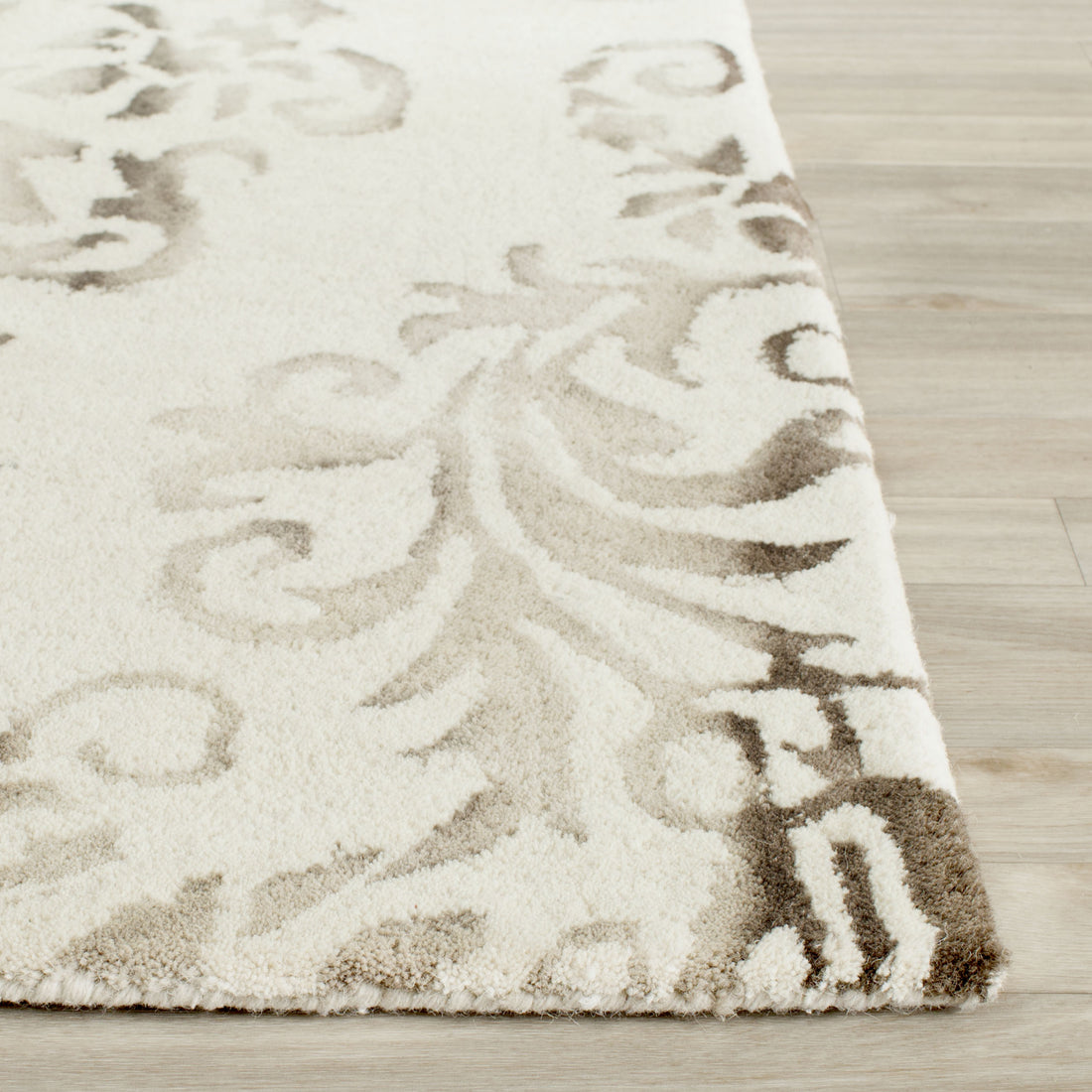 Safavieh Dip Dye 718 Ivory/Taupe Area Rug – Incredible Rugs and Decor